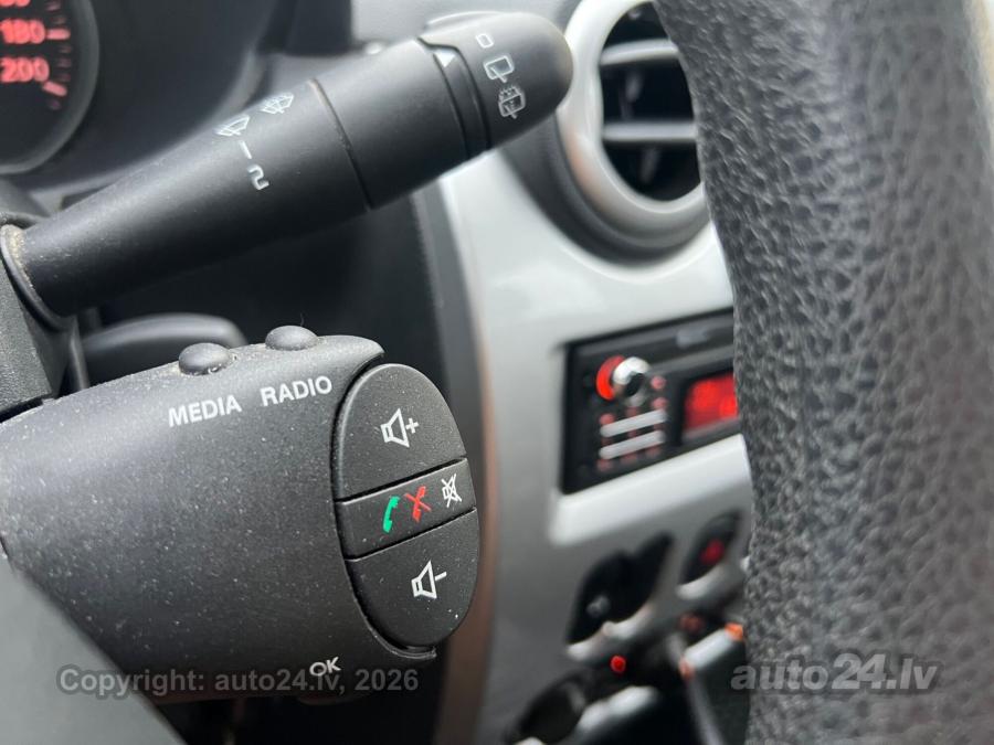 Brūns Dacia Sandero 2012 Paide, ar dzinēja tilpumu 1.60 L un nobraukumu 165 tūkst. km par 3799 €, foto 13 vietnē AUTOMOTO.COM.LV