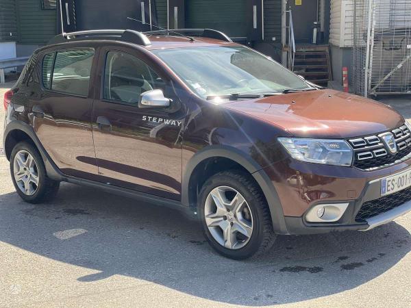 Brown Dacia Sandero 2017 in Vilnius, with an engine capacity of 0.90 L and mileage of 155 thousand km for 5700 €, photo 3 on AUTOMOTO.COM.LV