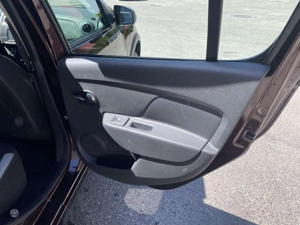 Brown Dacia Sandero 2017 in Vilnius, with an engine capacity of 0.90 L and mileage of 155 thousand km for 5700 €, photo 9 on AUTOMOTO.COM.LV