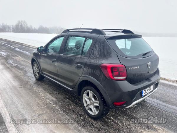 Brown Dacia Sandero 2018 in Tallinn, with an engine capacity of 0.90 L and mileage of 183 thousand km for 4400 €, photo 3 on AUTOMOTO.COM.LV