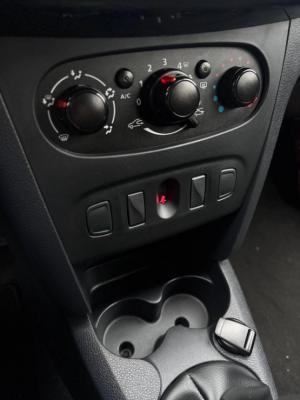 Brown Dacia Sandero 2019 in Riga, with an engine capacity of 0.90 L and mileage of 89 thousand km for 8550 €, photo 5 on AUTOMOTO.COM.LV