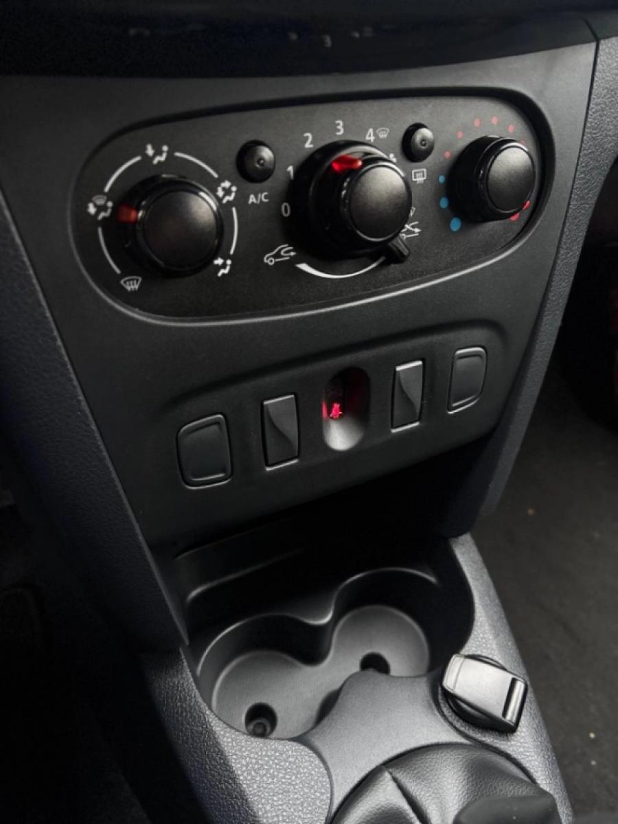 Brown Dacia Sandero 2019 in Riga, with an engine capacity of 0.90 L and mileage of 89 thousand km for 8550 €, photo 5 on AUTOMOTO.COM.LV