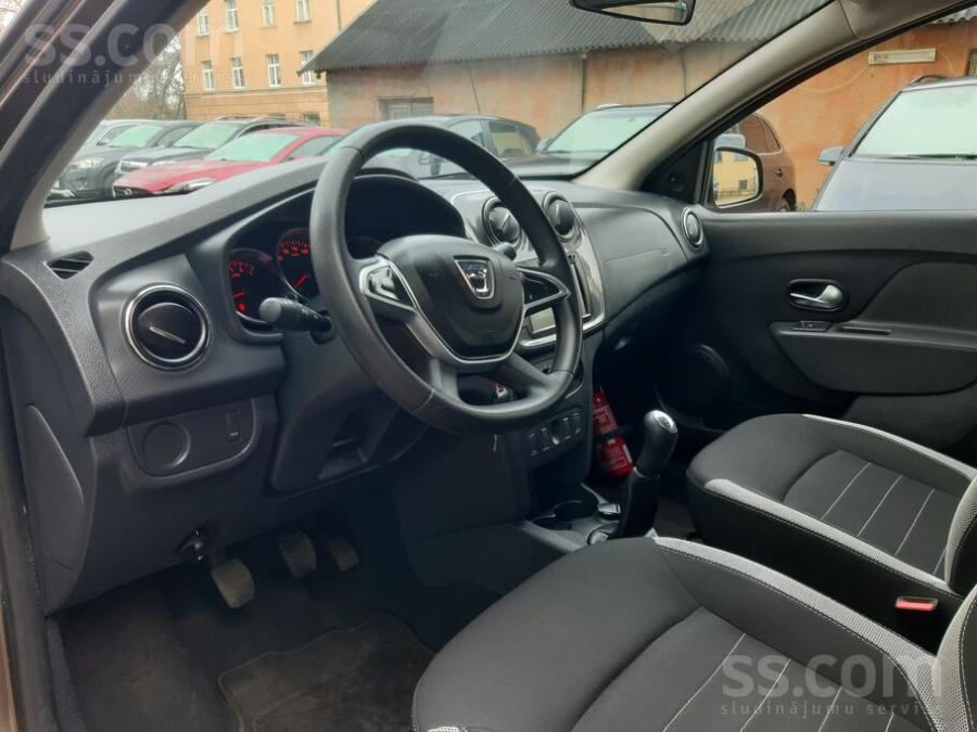 Brown Dacia Sandero 2019 in Daugavpils, with an engine capacity of 0.90 L and mileage of 0 thousand km for 8150 €, photo 12 on AUTOMOTO.COM.LV