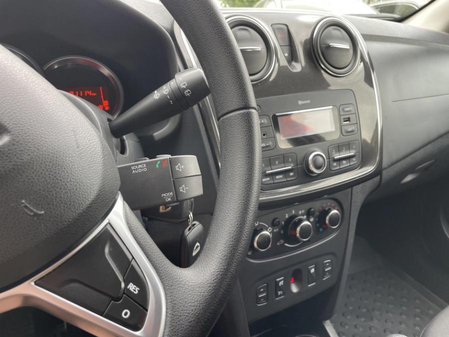Brown Dacia Sandero 2020 in Riga, with an engine capacity of 0.90 L and mileage of 81 thousand km for 5900 €, photo 17 on AUTOMOTO.COM.LV