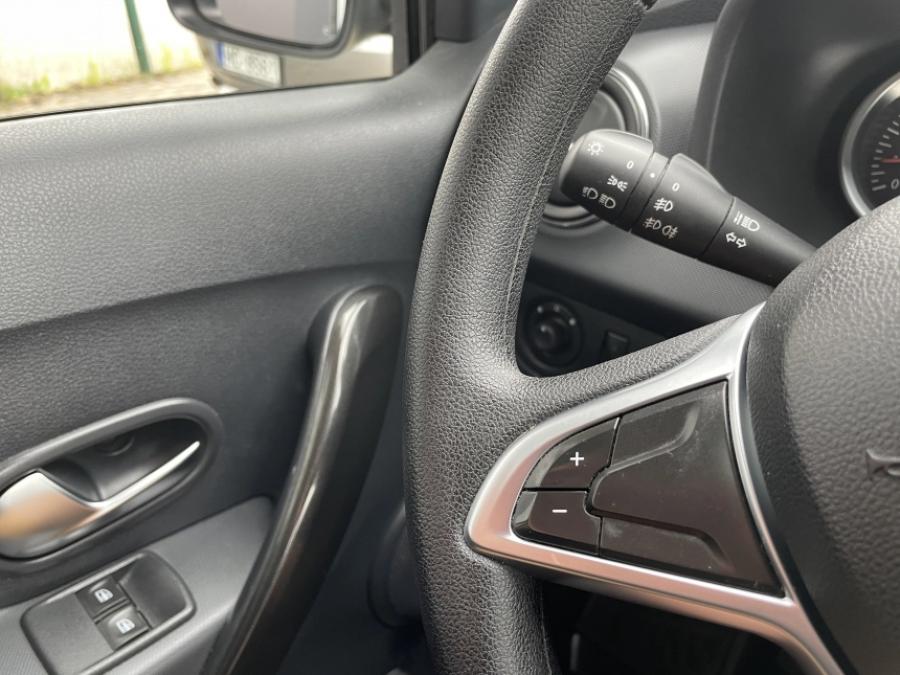 Brown Dacia Sandero 2020 in Riga, with an engine capacity of 0.90 L and mileage of 81 thousand km for 5900 €, photo 19 on AUTOMOTO.COM.LV