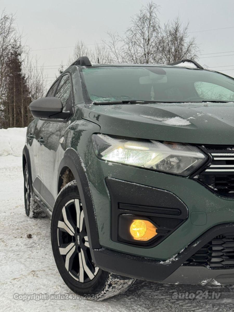 Green Dacia Sandero 2023 in Tallinn, with an engine capacity of 1.00 L and mileage of 20 thousand km for 12100 €, photo 5 on AUTOMOTO.COM.LV