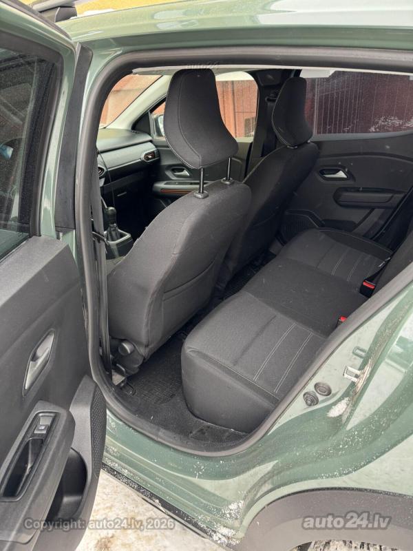 Green Dacia Sandero 2023 in Tallinn, with an engine capacity of 1.00 L and mileage of 20 thousand km for 12100 €, photo 11 on AUTOMOTO.COM.LV