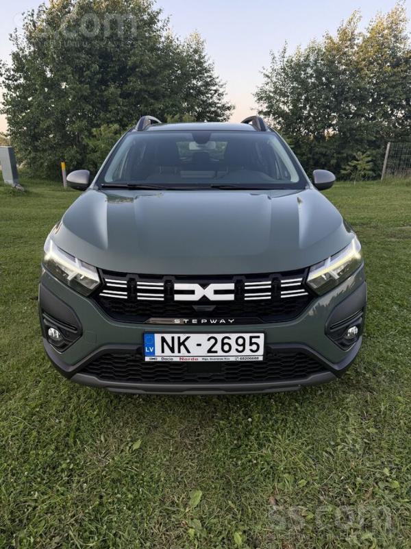 Green Dacia Sandero 2023 in Jelgava, with an engine capacity of 1.00 L and mileage of 62 thousand km for 14000 €, photo 3 on AUTOMOTO.COM.LV
