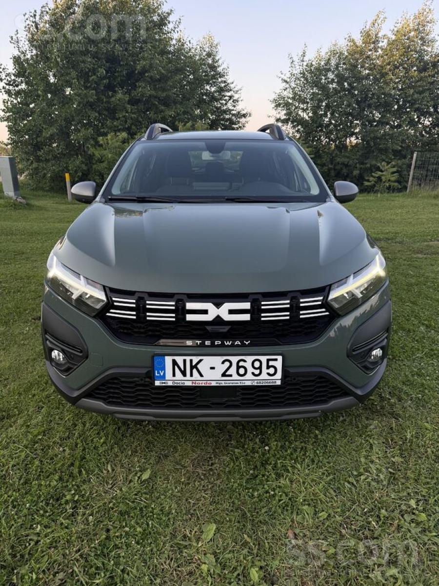 Green Dacia Sandero 2023 in Jelgava, with an engine capacity of 1.00 L and mileage of 62 thousand km for 14000 €, photo 4 on AUTOMOTO.COM.LV