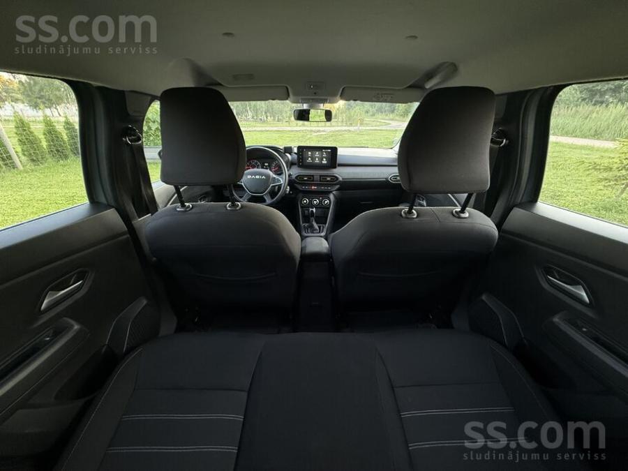 Green Dacia Sandero 2023 in Jelgava, with an engine capacity of 1.00 L and mileage of 62 thousand km for 14000 €, photo 8 on AUTOMOTO.COM.LV