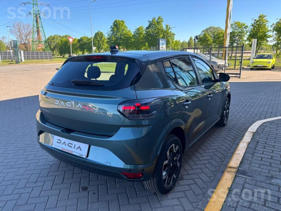 Zaļš Dacia Sandero 2026 Liepāja, ar dzinēja tilpumu 1.20 L un nobraukumu 12 tūkst. km par 17990 €, foto 8 vietnē AUTOMOTO.COM.LV