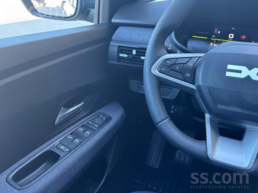 Zaļš Dacia Sandero 2026 Liepāja, ar dzinēja tilpumu 1.20 L un nobraukumu 12 tūkst. km par 17990 €, foto 19 vietnē AUTOMOTO.COM.LV