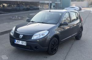 Grey Dacia Sandero 2010 in Vilnius, with an engine capacity of 1.50 L and mileage of 162 thousand km for 1399 €, photo 5 on AUTOMOTO.COM.LV