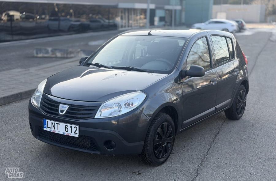 Grey Dacia Sandero 2010 in Vilnius, with an engine capacity of 1.50 L and mileage of 162 thousand km for 1399 €, photo 5 on AUTOMOTO.COM.LV