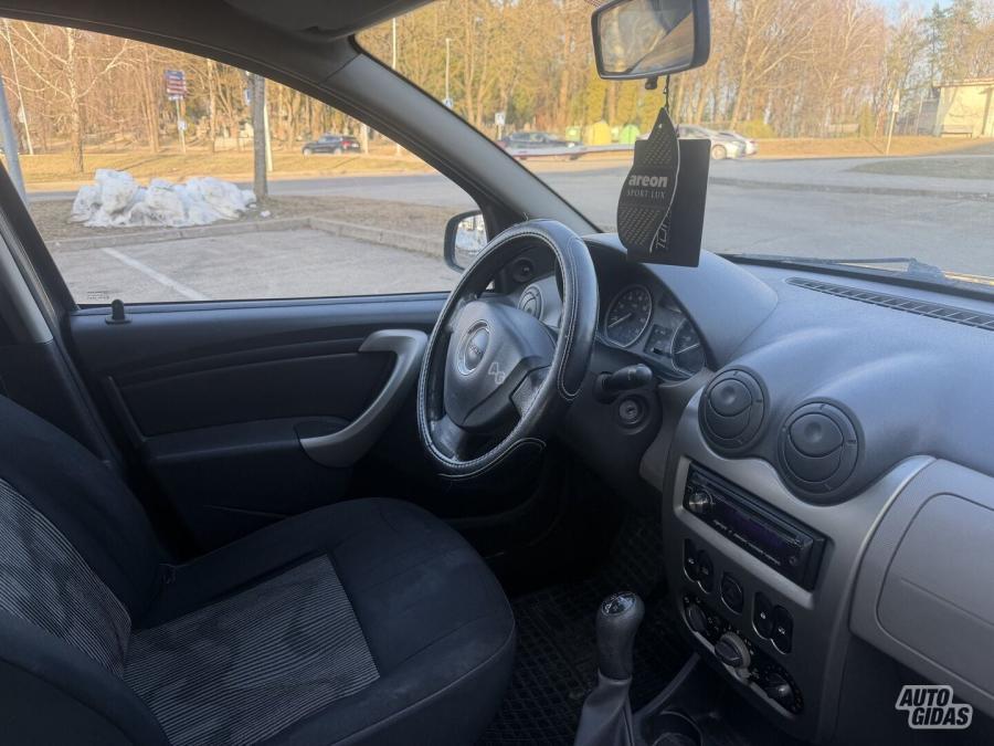 Grey Dacia Sandero 2010 in Vilnius, with an engine capacity of 1.50 L and mileage of 162 thousand km for 1399 €, photo 6 on AUTOMOTO.COM.LV