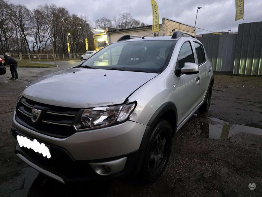 Grey Dacia Sandero 2017 in Kaunas, with an engine capacity of 0.90 L and mileage of 135 thousand km for 4500 €, photo 2 on AUTOMOTO.COM.LV