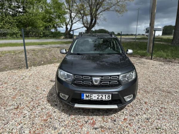 Grey Dacia Sandero 2019 in Cesis, with an engine capacity of 1.50 L and mileage of 0 thousand km for 6500 €, photo 3 on AUTOMOTO.COM.LV