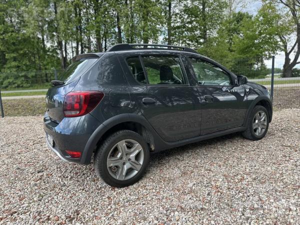 Grey Dacia Sandero 2019 in Cesis, with an engine capacity of 1.50 L and mileage of 0 thousand km for 6500 €, photo 5 on AUTOMOTO.COM.LV