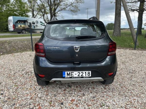 Grey Dacia Sandero 2019 in Cesis, with an engine capacity of 1.50 L and mileage of 0 thousand km for 6500 €, photo 6 on AUTOMOTO.COM.LV