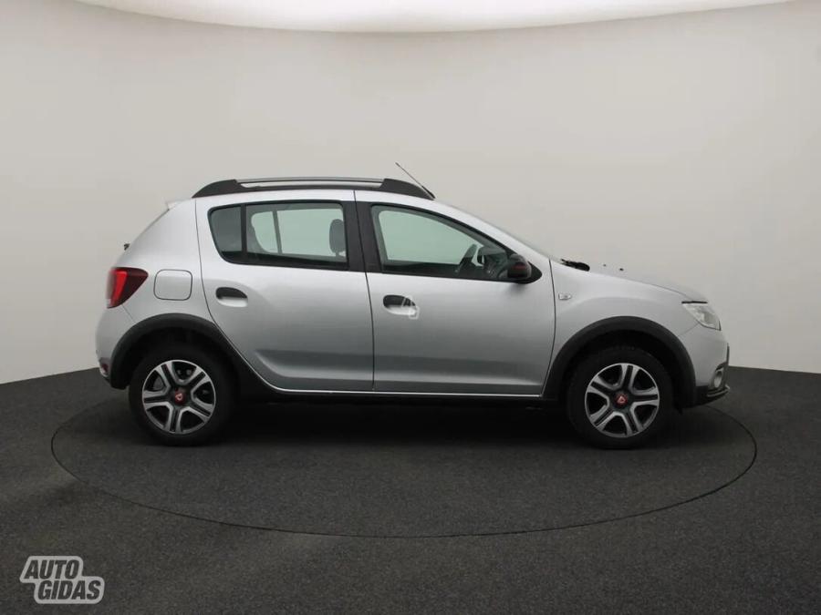 Pelēks Dacia Sandero 2020 Viļņa, ar dzinēja tilpumu 0.90 L un nobraukumu 144 tūkst. km par 6999 €, foto 10 vietnē AUTOMOTO.COM.LV