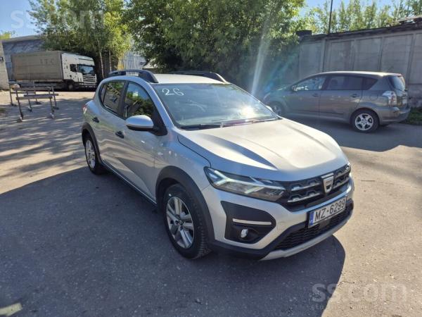Grey Dacia Sandero 2021 in Riga, with an engine capacity of 1.00 L and mileage of 108 thousand km for 9490 €, photo 2 on AUTOMOTO.COM.LV