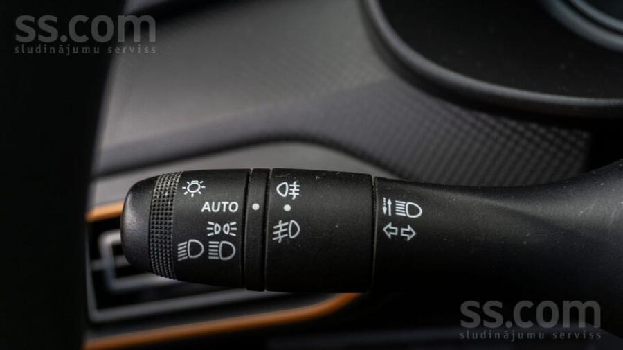 Grey Dacia Sandero 2021 in Riga, with an engine capacity of 1.00 L and mileage of 108 thousand km for 8590 €, photo 22 on AUTOMOTO.COM.LV