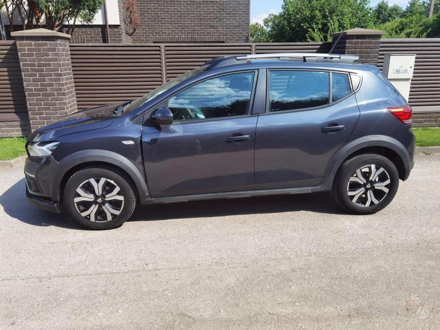 Grey Dacia Sandero 2022 in Kaunas, with an engine capacity of 1.00 L and mileage of 26 thousand km for 6700 €, photo 3 on AUTOMOTO.COM.LV