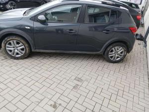 Pelēks Dacia Sandero 2023 Tauragė, ar dzinēja tilpumu 1.00 L un nobraukumu 17 tūkst. km par 5300 €, foto 5 vietnē AUTOMOTO.COM.LV
