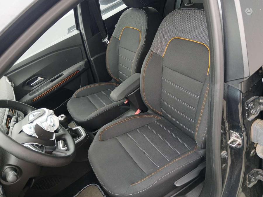 Pelēks Dacia Sandero 2023 Tauragė, ar dzinēja tilpumu 1.00 L un nobraukumu 17 tūkst. km par 5300 €, foto 7 vietnē AUTOMOTO.COM.LV
