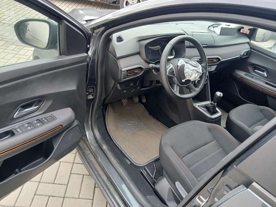 Pelēks Dacia Sandero 2023 Tauragė, ar dzinēja tilpumu 1.00 L un nobraukumu 17 tūkst. km par 5300 €, foto 8 vietnē AUTOMOTO.COM.LV