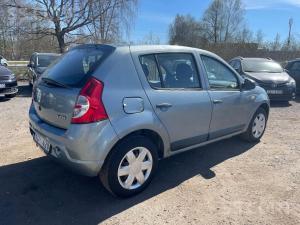 Pelēks Dacia Sandero 2008 Rīga, ar dzinēja tilpumu 1.40 L un nobraukumu 112 tūkst. km par 1690 €, foto 5 vietnē AUTOMOTO.COM.LV
