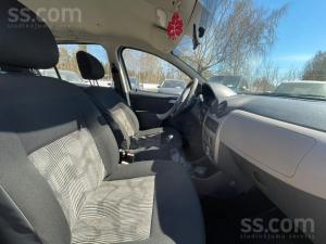 Pelēks Dacia Sandero 2008 Rīga, ar dzinēja tilpumu 1.40 L un nobraukumu 112 tūkst. km par 1690 €, foto 6 vietnē AUTOMOTO.COM.LV