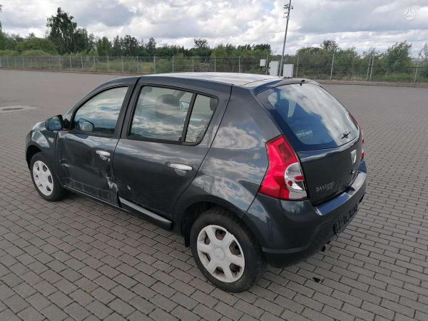 Pelēks Dacia Sandero 2009 Marijampole, ar dzinēja tilpumu 1.15 L un nobraukumu 112 tūkst. km par 1350 €, foto 5 vietnē AUTOMOTO.COM.LV