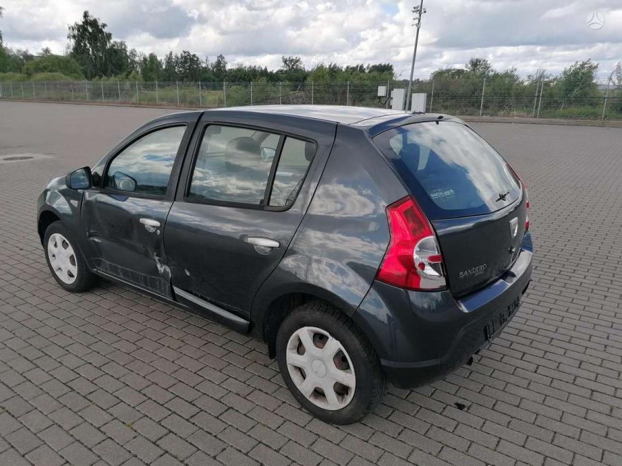 Pelēks Dacia Sandero 2009 Marijampole, ar dzinēja tilpumu 1.15 L un nobraukumu 112 tūkst. km par 1350 €, foto 6 vietnē AUTOMOTO.COM.LV