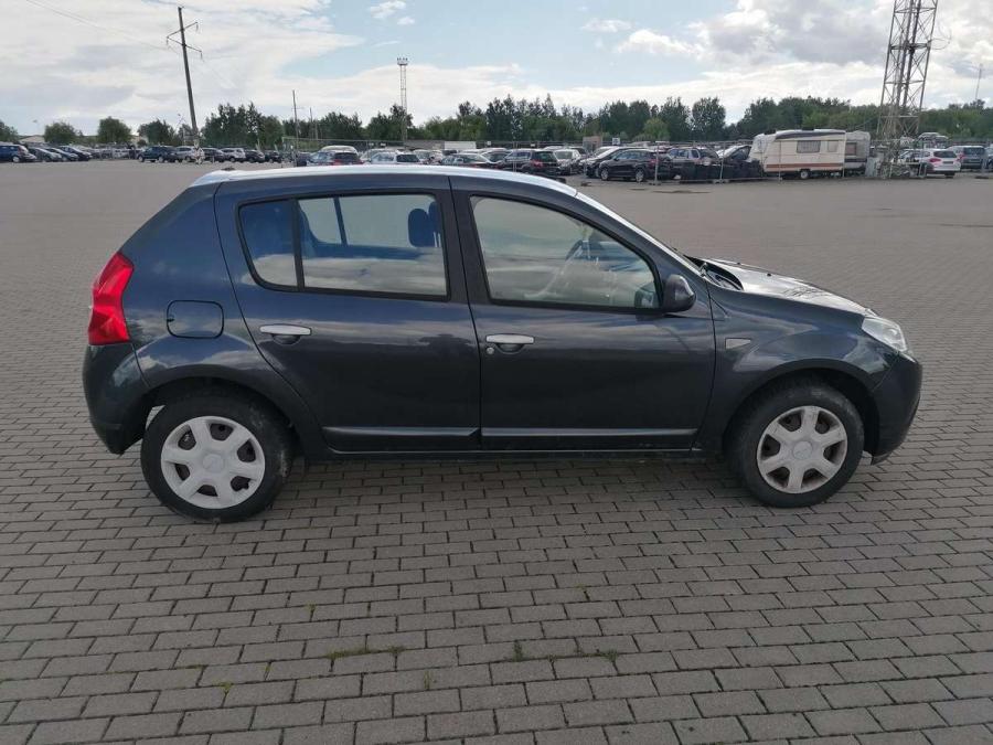 Pelēks Dacia Sandero 2009 Marijampole, ar dzinēja tilpumu 1.15 L un nobraukumu 112 tūkst. km par 1350 €, foto 9 vietnē AUTOMOTO.COM.LV