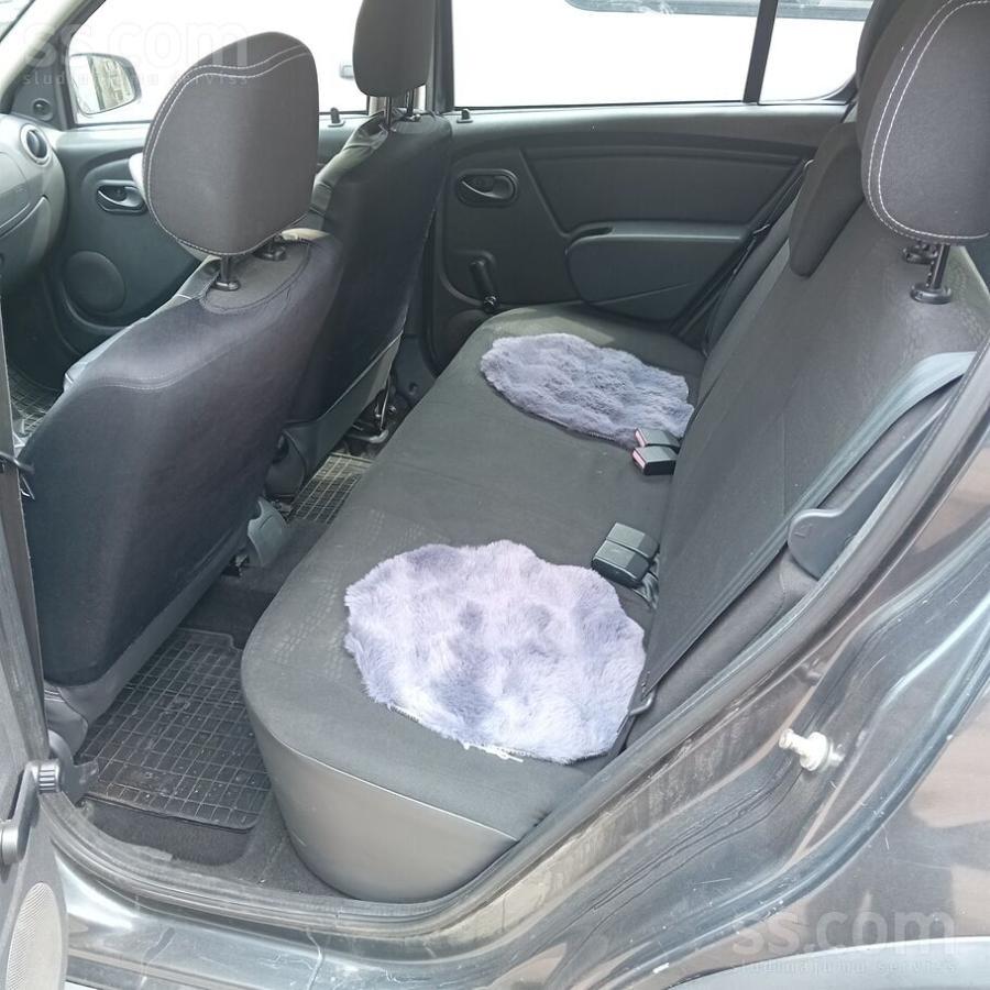 Pelēks Dacia Sandero 2010 Rīga, ar dzinēja tilpumu 1.50 L un nobraukumu 267 tūkst. km par 3100 €, foto 6 vietnē AUTOMOTO.COM.LV