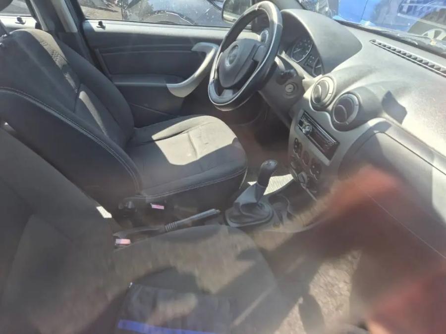Pelēks Dacia Sandero 2010 Talsi, ar dzinēja tilpumu 1.60 L un nobraukumu 111 tūkst. km par 4200 €, foto 4 vietnē AUTOMOTO.COM.LV