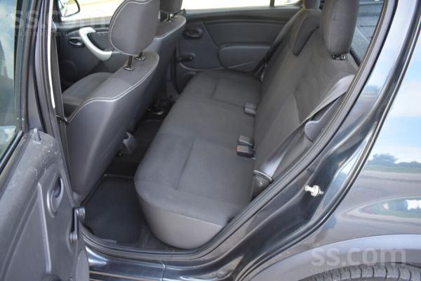 Grey Dacia Sandero 2010 in Talsi, with an engine capacity of 1.60 L and mileage of 112 thousand km for 4200 €, photo 9 on AUTOMOTO.COM.LV