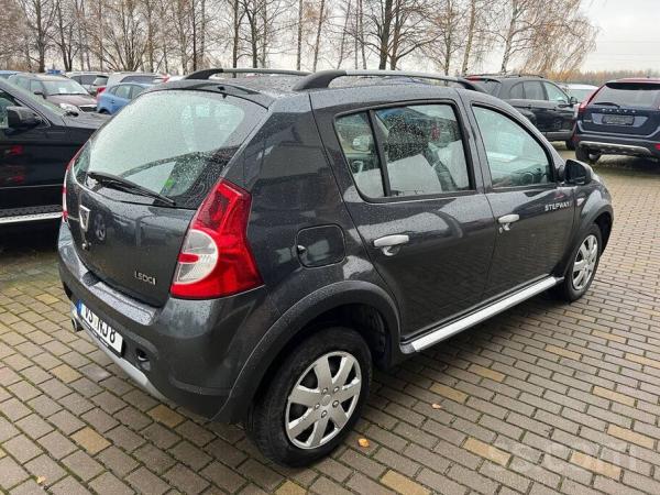 Grey Dacia Sandero 2011 in Talsi, with an engine capacity of 1.50 L and mileage of 228 thousand km for 5970 €, photo 4 on AUTOMOTO.COM.LV