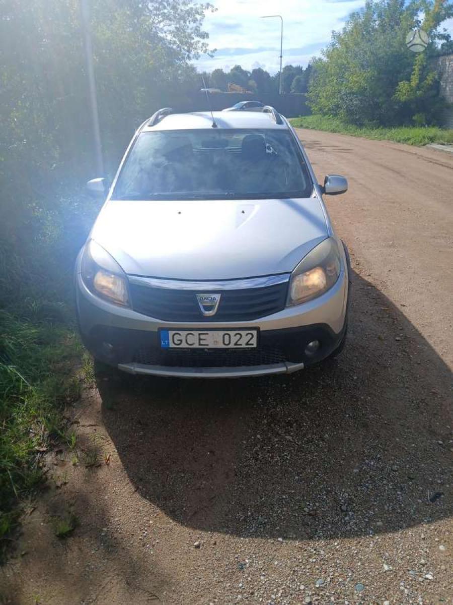 Pelēks Dacia Sandero 2012 Viļņa, ar dzinēja tilpumu 1.46 L un nobraukumu 225 tūkst. km par 1000 €, foto 5 vietnē AUTOMOTO.COM.LV