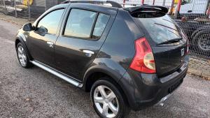 Grey Dacia Sandero 2012 in Marijampole, with an engine capacity of 1.60 L and mileage of 115 thousand km for 2800 €, photo 6 on AUTOMOTO.COM.LV