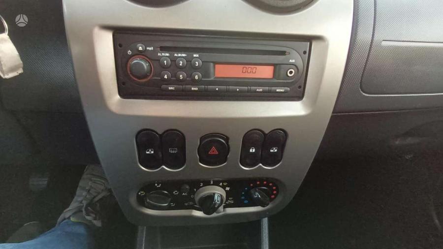 Grey Dacia Sandero 2012 in Marijampole, with an engine capacity of 1.60 L and mileage of 115 thousand km for 2800 €, photo 9 on AUTOMOTO.COM.LV
