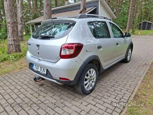 Pelēks Dacia Sandero 2013 Kerdla, ar dzinēja tilpumu 1.50 L un nobraukumu 244 tūkst. km par 4200 €, foto 4 vietnē AUTOMOTO.COM.LV
