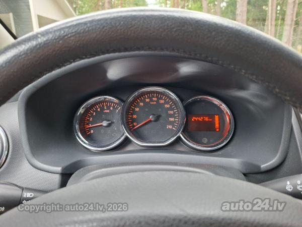 Pelēks Dacia Sandero 2013 Kerdla, ar dzinēja tilpumu 1.50 L un nobraukumu 244 tūkst. km par 4200 €, foto 8 vietnē AUTOMOTO.COM.LV