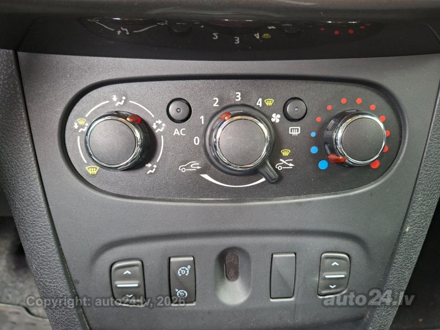Pelēks Dacia Sandero 2013 Kerdla, ar dzinēja tilpumu 1.50 L un nobraukumu 244 tūkst. km par 4200 €, foto 10 vietnē AUTOMOTO.COM.LV