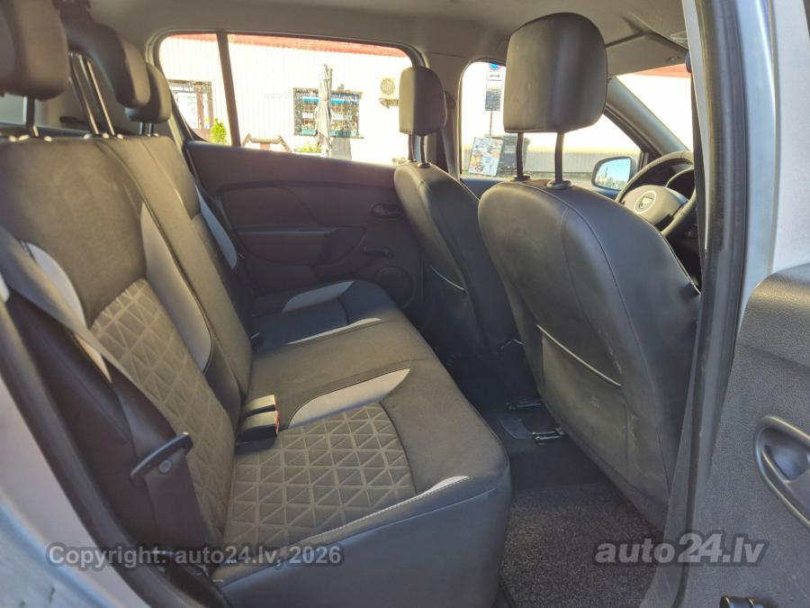Grey Dacia Sandero 2013 in Tallinn, with an engine capacity of 1.50 L and mileage of 211 thousand km for 1999 €, photo 10 on AUTOMOTO.COM.LV