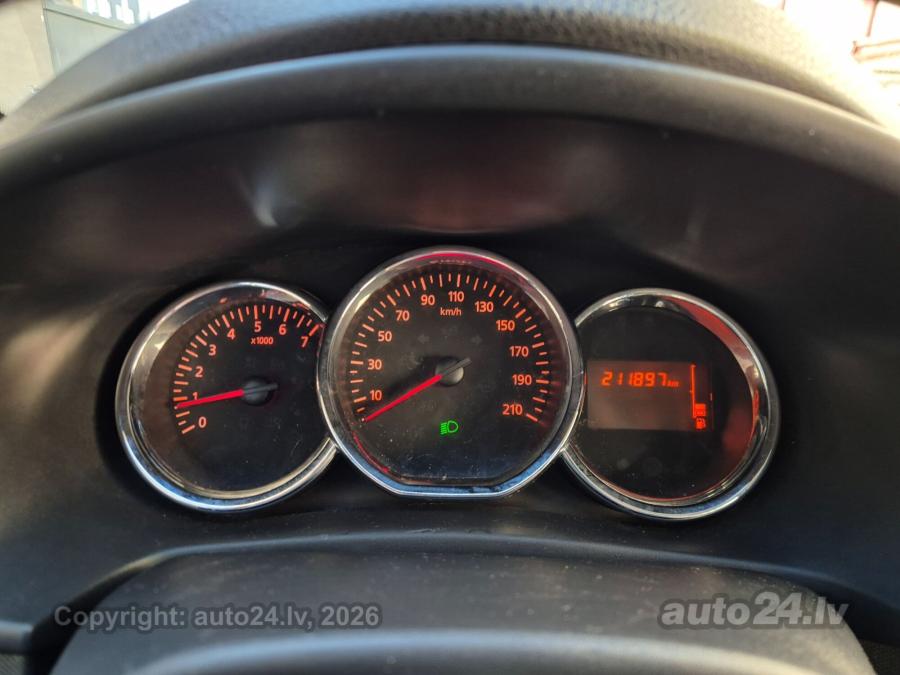 Grey Dacia Sandero 2013 in Tallinn, with an engine capacity of 1.50 L and mileage of 211 thousand km for 1999 €, photo 12 on AUTOMOTO.COM.LV