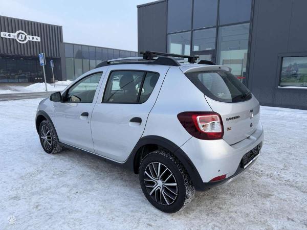 Grey Dacia Sandero 2015 in Siauliai, with an engine capacity of 1.46 L and mileage of 253 thousand km for 3800 €, photo 4 on AUTOMOTO.COM.LV