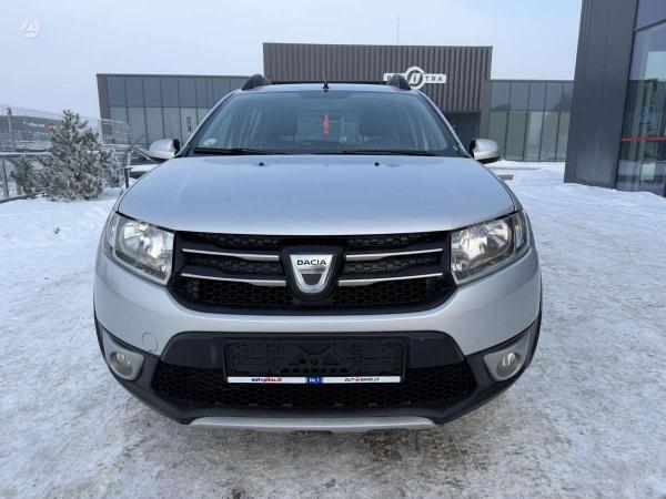 Grey Dacia Sandero 2015 in Siauliai, with an engine capacity of 1.46 L and mileage of 253 thousand km for 3800 €, photo 5 on AUTOMOTO.COM.LV