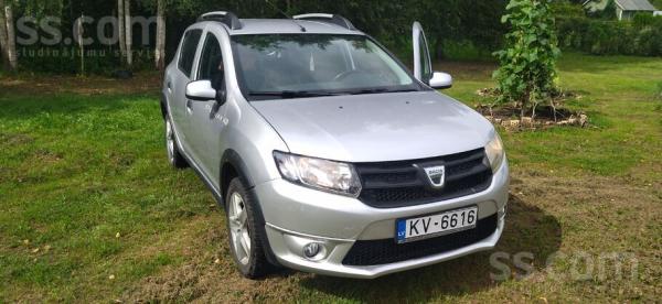 Grey Dacia Sandero 2015 in Jelgava, with an engine capacity of 1.50 L and mileage of 136 thousand km for 3500 €, photo 2 on AUTOMOTO.COM.LV